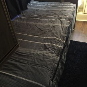 beddys | Bedding | Beddys Twin Size Zippered Bed Set Color As Pictured ...